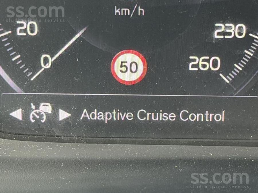 Black Volvo XC40 2018 in Riga, with an engine capacity of 2.00 L and mileage of 167 thousand km for 18500 €, photo 13 on AUTOMOTO.COM.LV