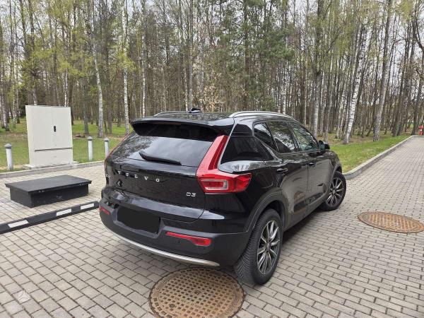 Black Volvo XC40 2018 in Kaunas, with an engine capacity of 1.97 L and mileage of 350 thousand km for 12000 €, photo 5 on AUTOMOTO.COM.LV