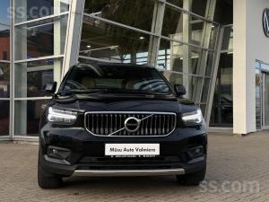 Black Volvo XC40 2019 in Valmiera, with an engine capacity of 2.00 L and mileage of 174 thousand km for 41990 €, photo 2 on AUTOMOTO.COM.LV