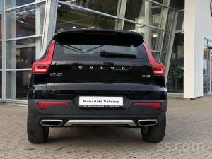Black Volvo XC40 2019 in Valmiera, with an engine capacity of 2.00 L and mileage of 174 thousand km for 41990 €, photo 5 on AUTOMOTO.COM.LV