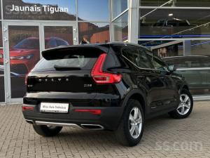 Black Volvo XC40 2019 in Valmiera, with an engine capacity of 2.00 L and mileage of 174 thousand km for 41990 €, photo 6 on AUTOMOTO.COM.LV