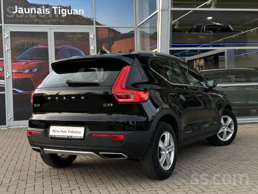 Black Volvo XC40 2019 in Valmiera, with an engine capacity of 2.00 L and mileage of 174 thousand km for 41990 €, photo 6 on AUTOMOTO.COM.LV