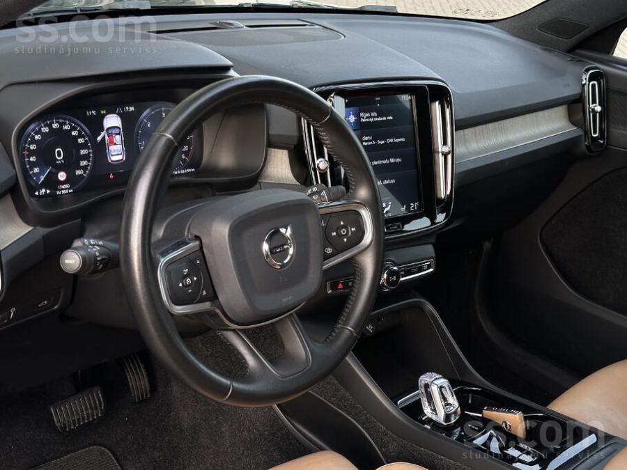 Black Volvo XC40 2019 in Valmiera, with an engine capacity of 2.00 L and mileage of 174 thousand km for 41990 €, photo 7 on AUTOMOTO.COM.LV