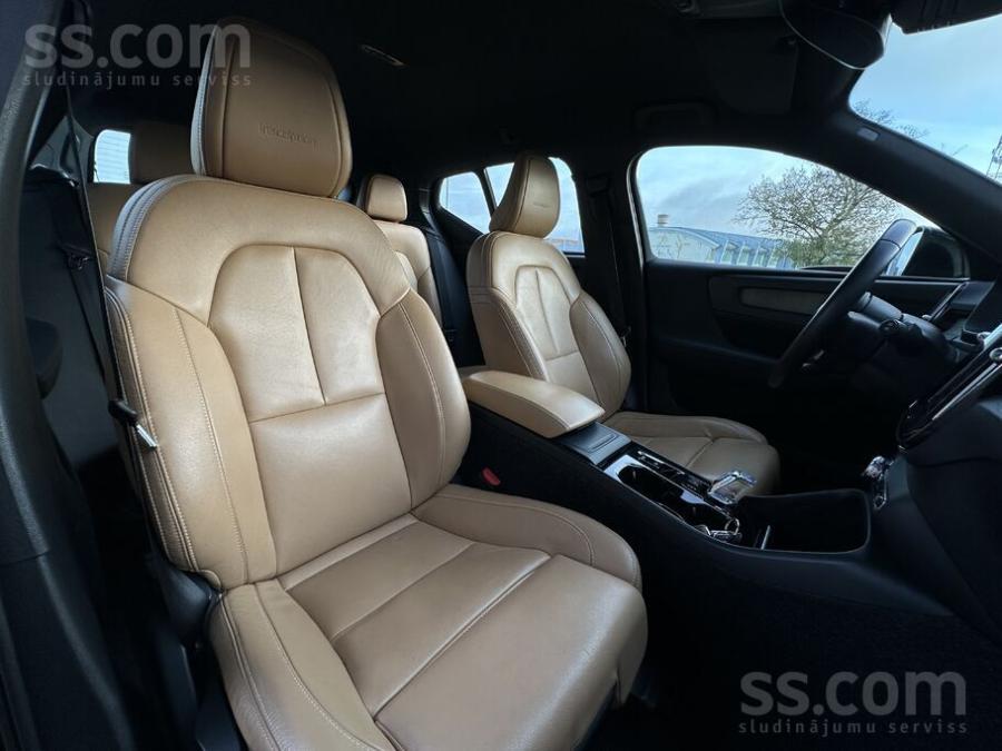 Black Volvo XC40 2019 in Valmiera, with an engine capacity of 2.00 L and mileage of 174 thousand km for 41990 €, photo 19 on AUTOMOTO.COM.LV