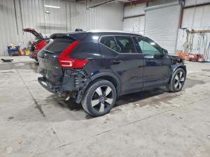 Black Volvo XC40 2019 in Siauliai, with an engine capacity of 1.97 L and mileage of 94 thousand km for 13500 €, photo 3 on AUTOMOTO.COM.LV