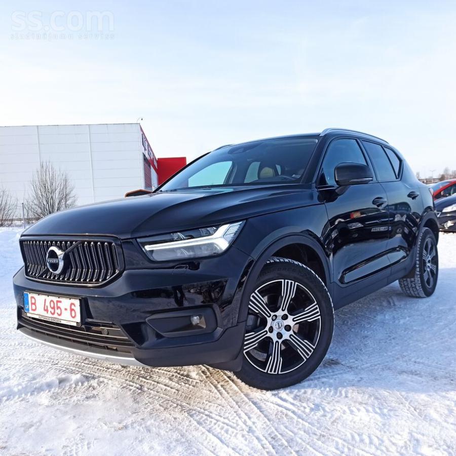 Black Volvo XC40 2019 in Daugavpils, with an engine capacity of 2.00 L and mileage of 0 thousand km for 19900 €, photo 1 on AUTOMOTO.COM.LV