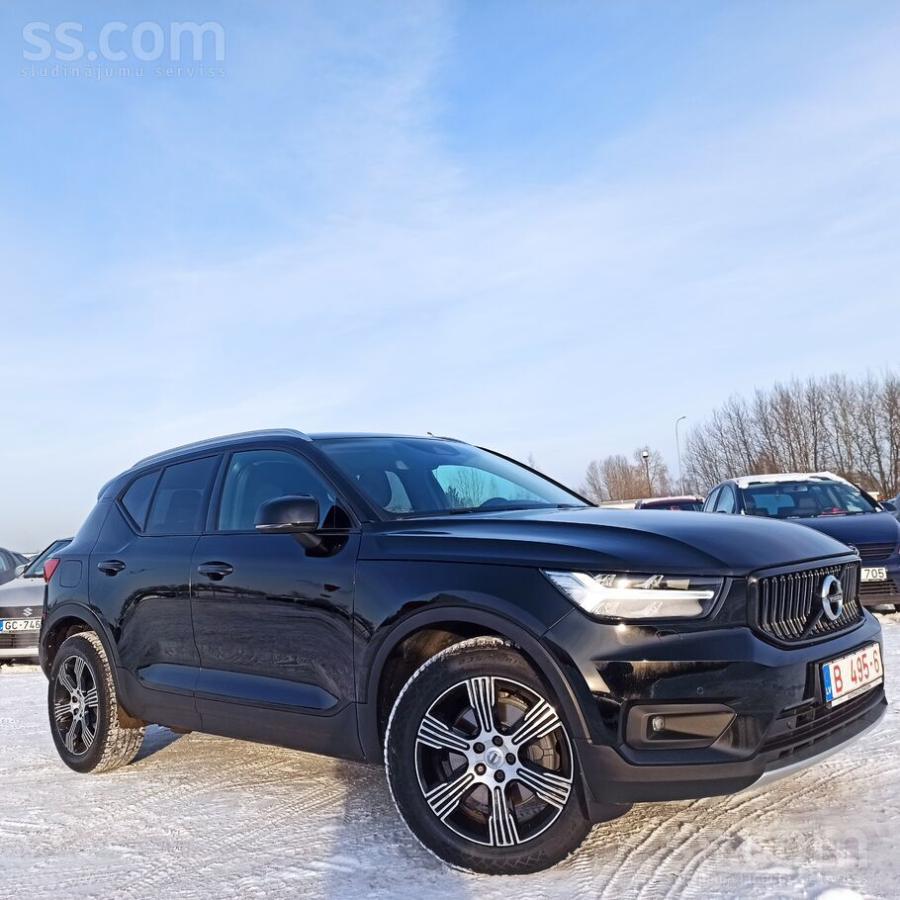 Black Volvo XC40 2019 in Daugavpils, with an engine capacity of 2.00 L and mileage of 0 thousand km for 19900 €, photo 2 on AUTOMOTO.COM.LV