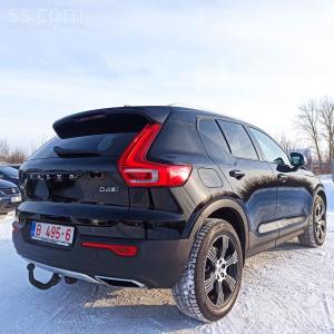 Black Volvo XC40 2019 in Daugavpils, with an engine capacity of 2.00 L and mileage of 0 thousand km for 19900 €, photo 4 on AUTOMOTO.COM.LV