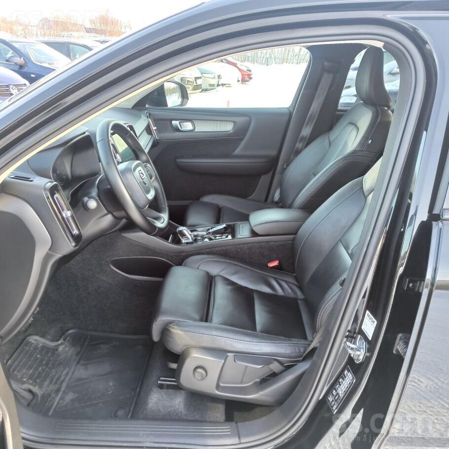 Black Volvo XC40 2019 in Daugavpils, with an engine capacity of 2.00 L and mileage of 0 thousand km for 19900 €, photo 13 on AUTOMOTO.COM.LV