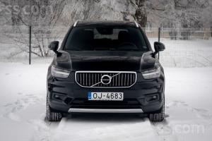 Black Volvo XC40 2019 in Tukums, with an engine capacity of 2.00 L and mileage of 141 thousand km for 19990 €, photo 2 on AUTOMOTO.COM.LV