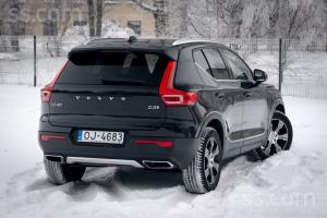Black Volvo XC40 2019 in Tukums, with an engine capacity of 2.00 L and mileage of 141 thousand km for 19990 €, photo 7 on AUTOMOTO.COM.LV