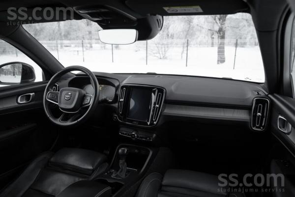 Melns Volvo XC40 2019 Tukums, ar dzinēja tilpumu 2.00 L un nobraukumu 141 tūkst. km par 19990 €, foto 8 vietnē AUTOMOTO.COM.LV