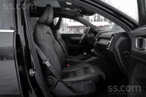 Black Volvo XC40 2019 in Tukums, with an engine capacity of 2.00 L and mileage of 141 thousand km for 19990 €, photo 12 on AUTOMOTO.COM.LV
