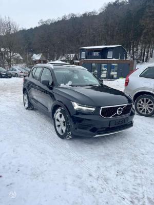 Melns Volvo XC40 2019 Kauņa, ar dzinēja tilpumu 1.97 L un nobraukumu 180 tūkst. km par 17200 €, foto  vietnē AUTOMOTO.COM.LV