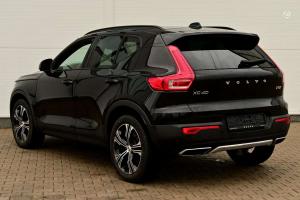 Black Volvo XC40 2019 in Kretinga, with an engine capacity of 1.97 L and mileage of 57 thousand km for 21599 €, photo 9 on AUTOMOTO.COM.LV