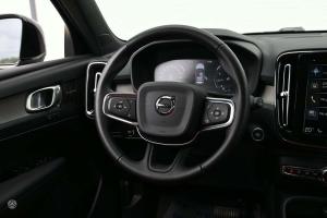 Black Volvo XC40 2019 in Kretinga, with an engine capacity of 1.97 L and mileage of 57 thousand km for 21599 €, photo 26 on AUTOMOTO.COM.LV