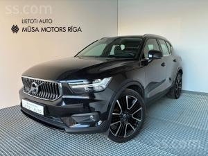 Melns Volvo XC40 2019 Rīga, ar dzinēja tilpumu 2.00 L un nobraukumu 95 tūkst. km par 25990 €, foto  vietnē AUTOMOTO.COM.LV
