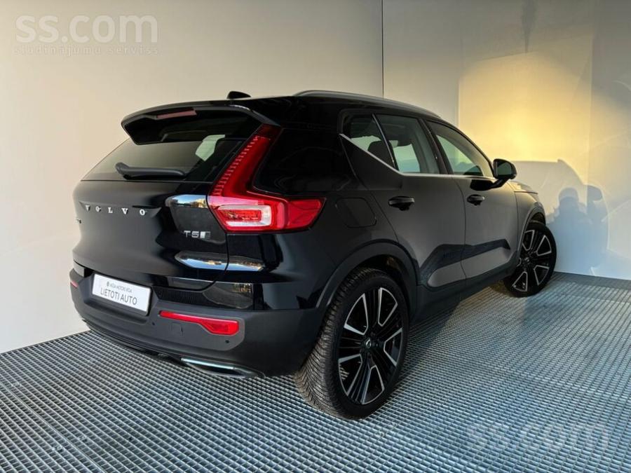 Melns Volvo XC40 2019 Rīga, ar dzinēja tilpumu 2.00 L un nobraukumu 95 tūkst. km par 25990 €, foto 3 vietnē AUTOMOTO.COM.LV