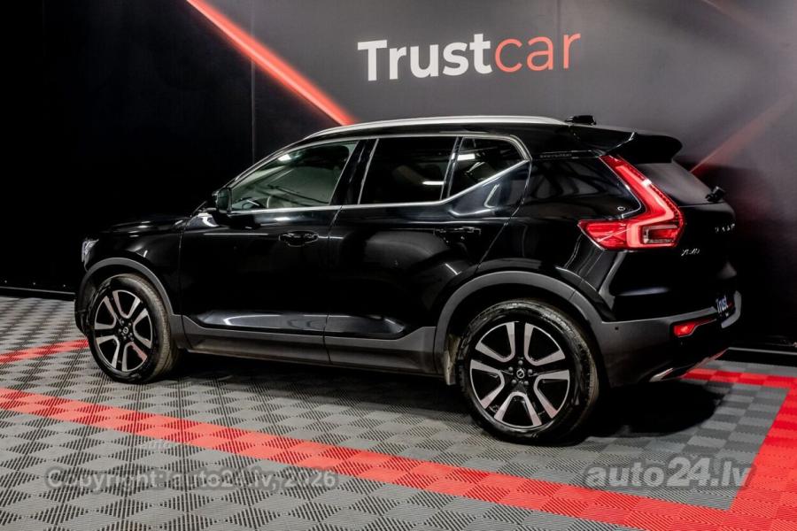 Black Volvo XC40 2019 in Parnu, with an engine capacity of 2.00 L and mileage of 195 thousand km for 20990 €, photo 6 on AUTOMOTO.COM.LV