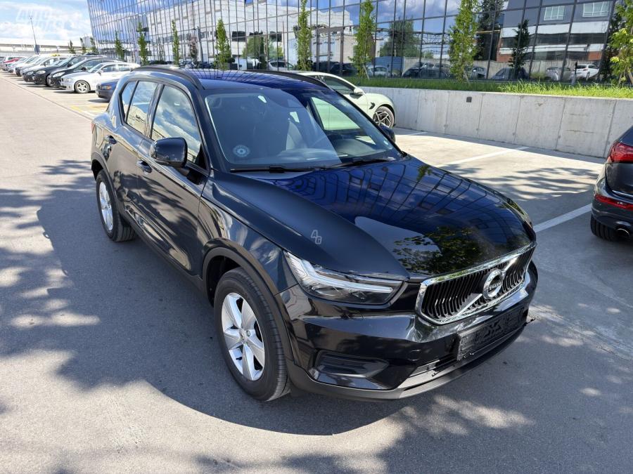 Black Volvo XC40 2019 in Panevezys, with an engine capacity of 2.00 L and mileage of 249 thousand km for 14600 €, photo 3 on AUTOMOTO.COM.LV
