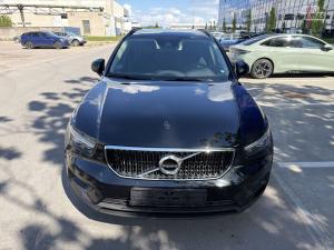 Black Volvo XC40 2019 in Panevezys, with an engine capacity of 2.00 L and mileage of 249 thousand km for 14600 €, photo 7 on AUTOMOTO.COM.LV