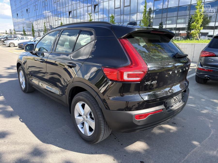 Black Volvo XC40 2019 in Panevezys, with an engine capacity of 2.00 L and mileage of 249 thousand km for 14600 €, photo 8 on AUTOMOTO.COM.LV