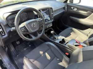 Black Volvo XC40 2019 in Panevezys, with an engine capacity of 2.00 L and mileage of 249 thousand km for 14600 €, photo 15 on AUTOMOTO.COM.LV