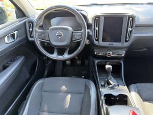 Black Volvo XC40 2019 in Panevezys, with an engine capacity of 2.00 L and mileage of 249 thousand km for 14600 €, photo 16 on AUTOMOTO.COM.LV