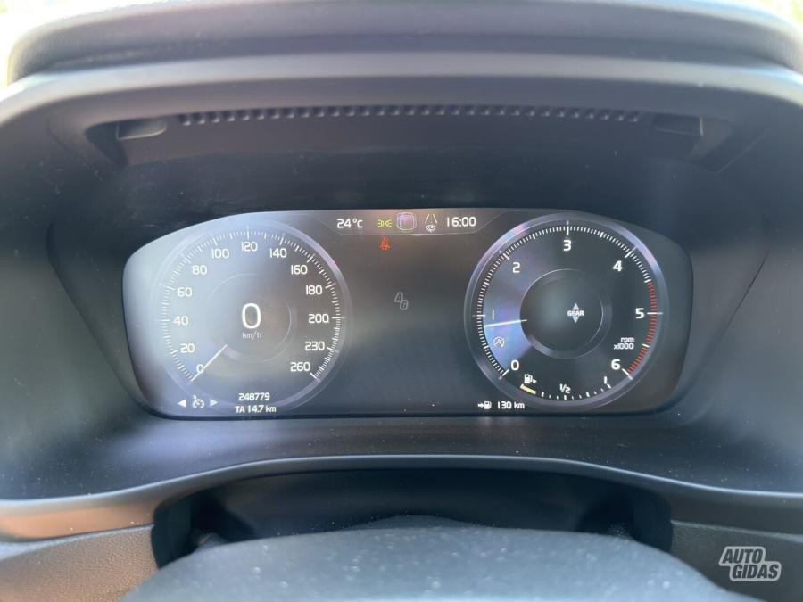 Black Volvo XC40 2019 in Panevezys, with an engine capacity of 2.00 L and mileage of 249 thousand km for 14600 €, photo 21 on AUTOMOTO.COM.LV