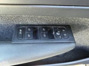 Black Volvo XC40 2019 in Panevezys, with an engine capacity of 2.00 L and mileage of 249 thousand km for 14600 €, photo 28 on AUTOMOTO.COM.LV