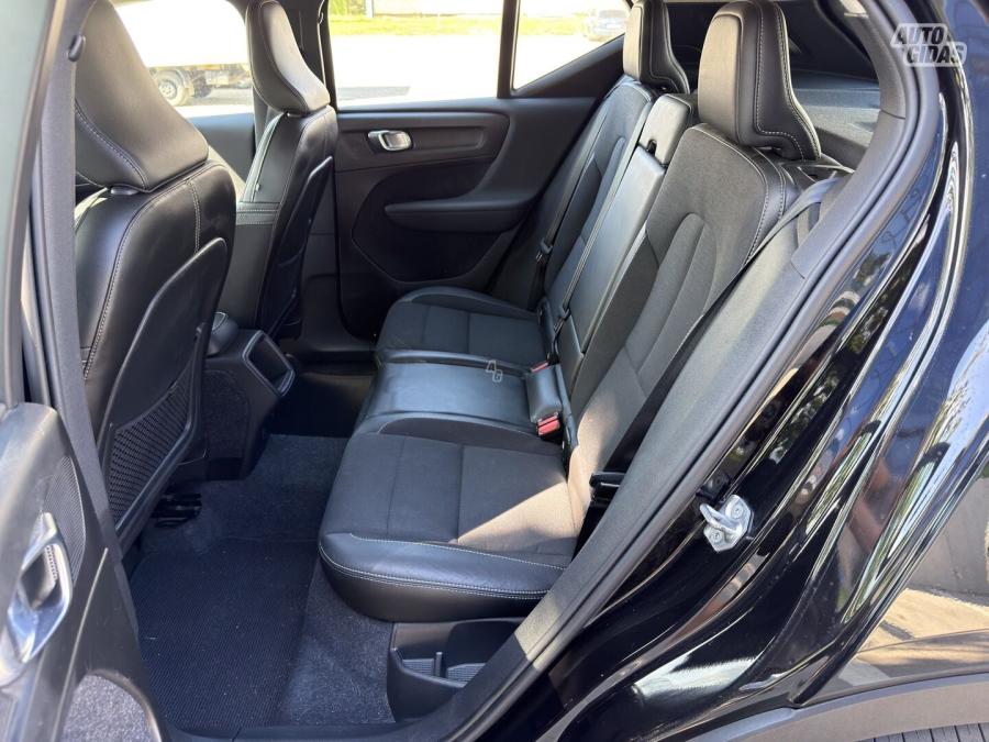 Black Volvo XC40 2019 in Panevezys, with an engine capacity of 2.00 L and mileage of 249 thousand km for 14600 €, photo 29 on AUTOMOTO.COM.LV