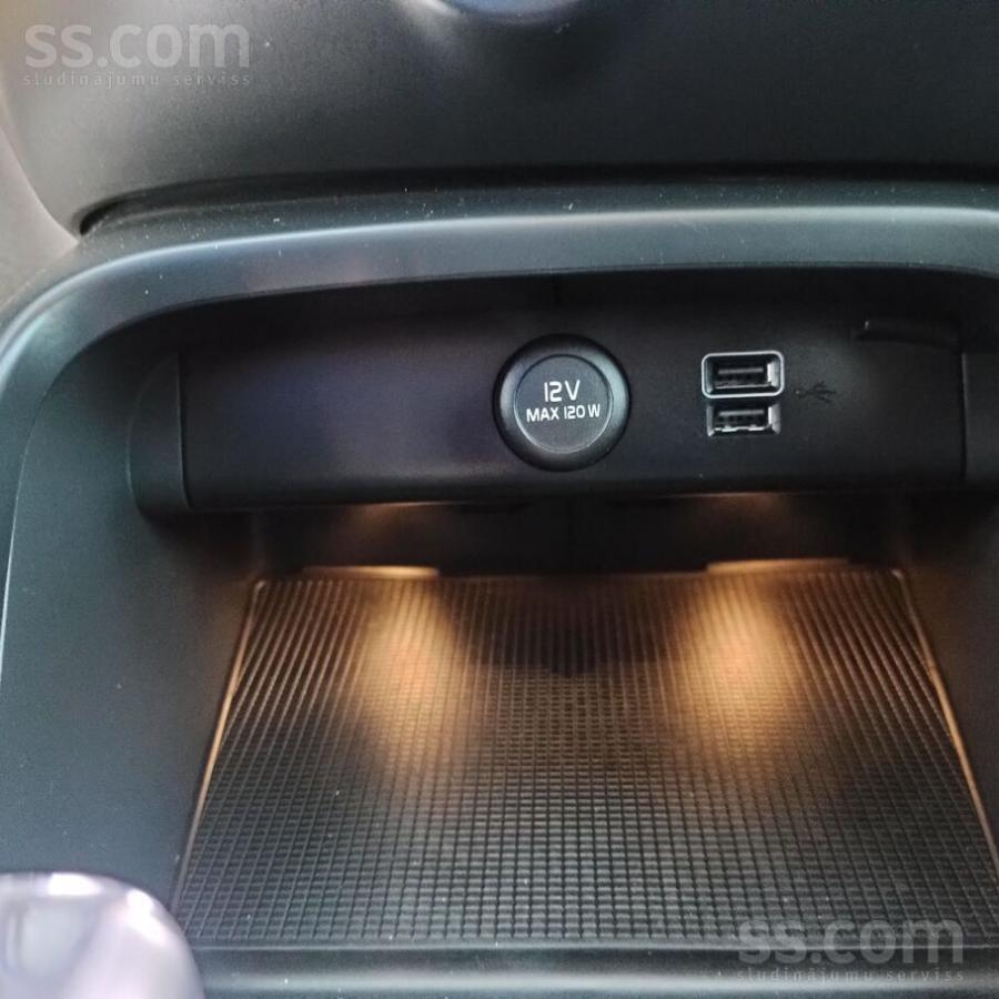 Черный Вольво XC40 2019 в Даугавпилс, объемом двигателя 2.00 л и пробегом 0 тыс. км за 19900 €, фото 28 на AUTOMOTO.COM.LV