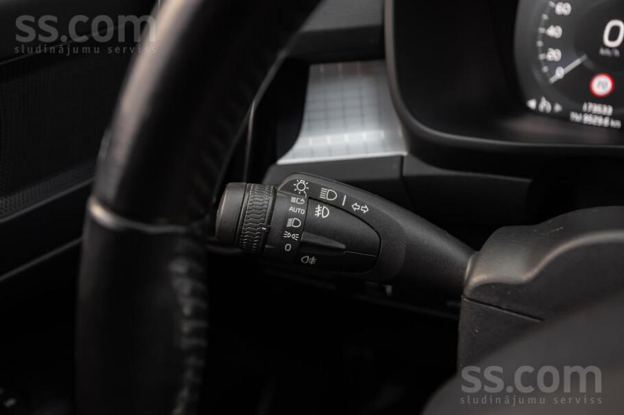 Черный Вольво XC40 2019 в Елгава, объемом двигателя 2.00 л и пробегом 0 тыс. км за 16300 €, фото 25 на AUTOMOTO.COM.LV