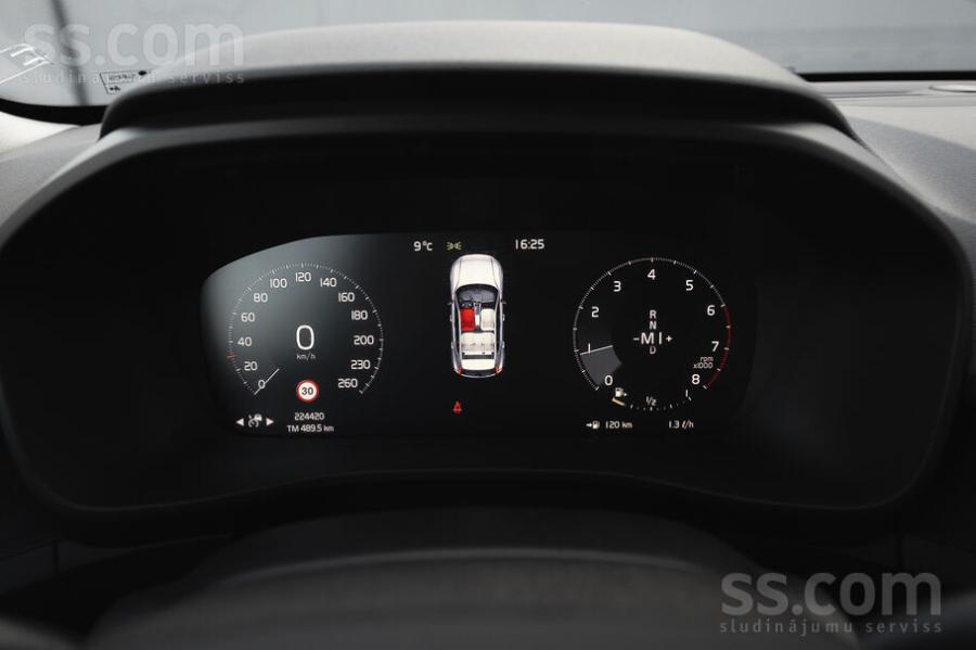 Melns Volvo XC40 2019 Jelgava, ar dzinēja tilpumu 1.50 L un nobraukumu 224 tūkst. km par 18500 €, foto 16 vietnē AUTOMOTO.COM.LV