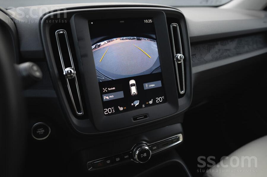 Melns Volvo XC40 2019 Jelgava, ar dzinēja tilpumu 1.50 L un nobraukumu 224 tūkst. km par 18500 €, foto 19 vietnē AUTOMOTO.COM.LV