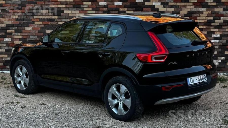 Black Volvo XC40 2019 in Riga, with an engine capacity of 2.00 L and mileage of 272 thousand km for 16000 €, photo 7 on AUTOMOTO.COM.LV