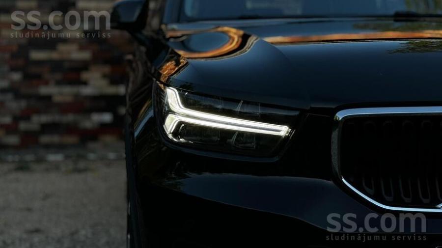 Black Volvo XC40 2019 in Riga, with an engine capacity of 2.00 L and mileage of 272 thousand km for 16000 €, photo 12 on AUTOMOTO.COM.LV