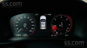Black Volvo XC40 2019 in Riga, with an engine capacity of 2.00 L and mileage of 272 thousand km for 16000 €, photo 13 on AUTOMOTO.COM.LV