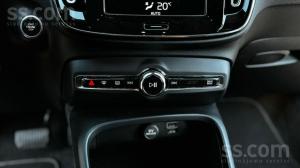Black Volvo XC40 2019 in Riga, with an engine capacity of 2.00 L and mileage of 272 thousand km for 16000 €, photo 18 on AUTOMOTO.COM.LV