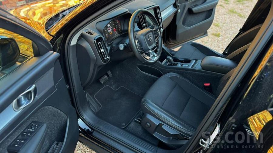 Black Volvo XC40 2019 in Riga, with an engine capacity of 2.00 L and mileage of 272 thousand km for 16000 €, photo 22 on AUTOMOTO.COM.LV