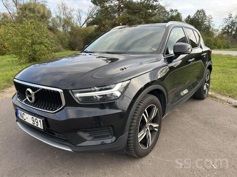 Black Volvo XC40 2019 in Riga, with an engine capacity of 2.00 L and mileage of 244 thousand km for 18700 €, photo 1 on AUTOMOTO.COM.LV