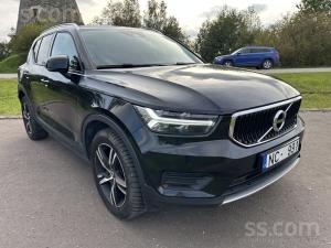 Black Volvo XC40 2019 in Riga, with an engine capacity of 2.00 L and mileage of 244 thousand km for 18700 €, photo 3 on AUTOMOTO.COM.LV