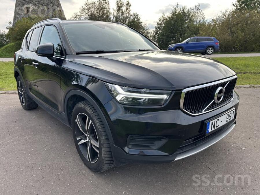 Black Volvo XC40 2019 in Riga, with an engine capacity of 2.00 L and mileage of 244 thousand km for 18700 €, photo 3 on AUTOMOTO.COM.LV