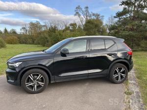 Black Volvo XC40 2019 in Riga, with an engine capacity of 2.00 L and mileage of 244 thousand km for 18700 €, photo 6 on AUTOMOTO.COM.LV