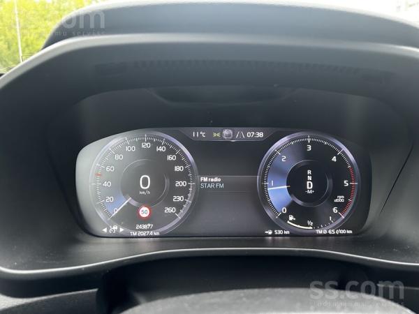 Черный Вольво XC40 2019 в Рига, объемом двигателя 2.00 л и пробегом 244 тыс. км за 18700 €, фото 7 на AUTOMOTO.COM.LV
