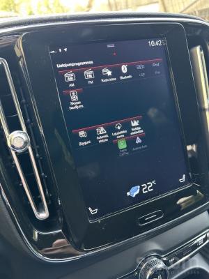 Black Volvo XC40 2019 in Riga, with an engine capacity of 2.00 L and mileage of 244 thousand km for 18700 €, photo 10 on AUTOMOTO.COM.LV