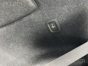 Black Volvo XC40 2019 in Riga, with an engine capacity of 2.00 L and mileage of 244 thousand km for 18700 €, photo 16 on AUTOMOTO.COM.LV