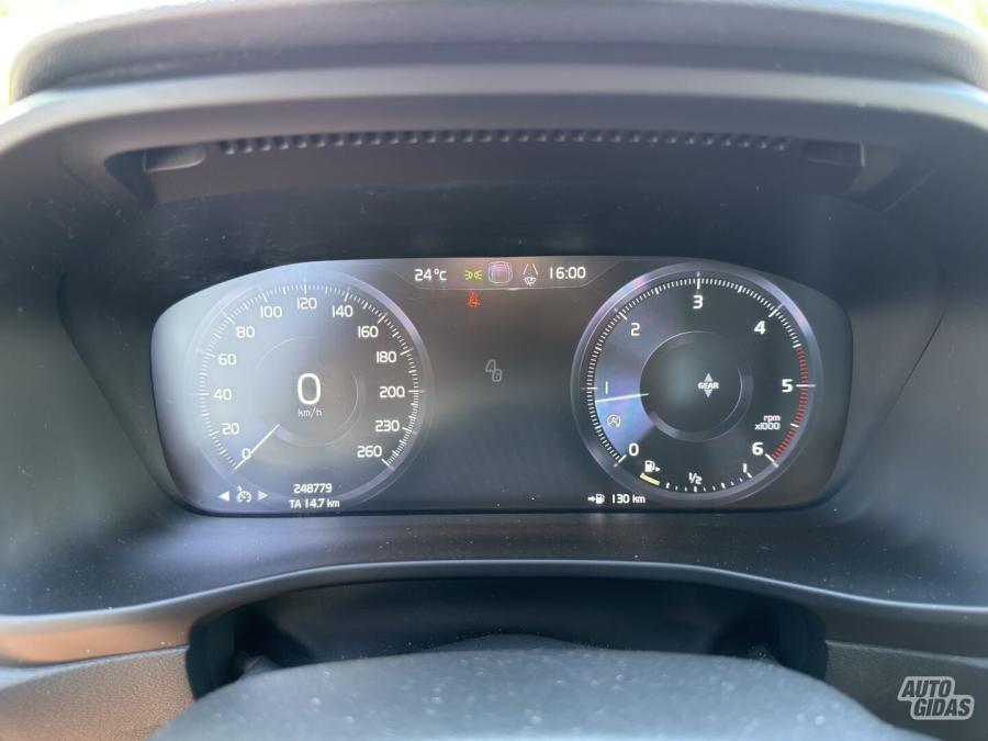 Черный Вольво XC40 2019 в Паневежис, объемом двигателя 2.00 л и пробегом 249 тыс. км за 14600 €, фото 21 на AUTOMOTO.COM.LV