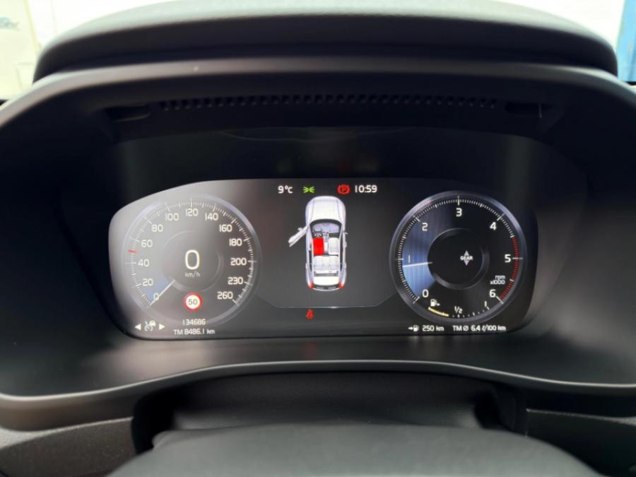 Черный Вольво XC40 2019 в Рига, объемом двигателя 2.00 л и пробегом 130 тыс. км за 18995 €, фото 26 на AUTOMOTO.COM.LV
