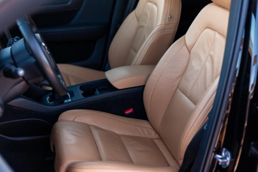 Черный Вольво XC40 2019 в Рига, объемом двигателя 2.00 л и пробегом 130 тыс. км за 18995 €, фото 52 на AUTOMOTO.COM.LV